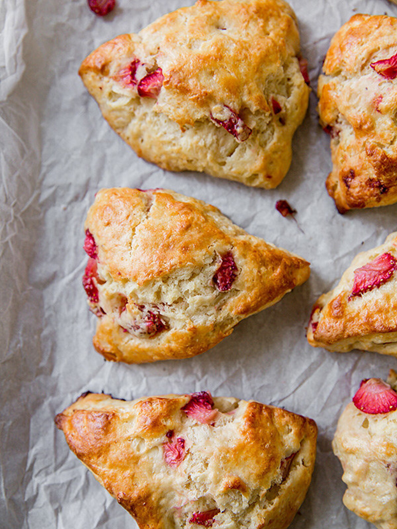 Roasted Strawberry Scones With Rosewater Glaze Mix/british Scones/scone ...