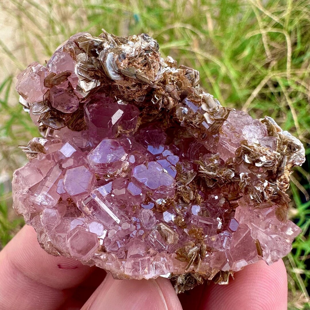 265 CTS Beautiful Pink Color Apetite Crystal in Muscovite Specimen From ...