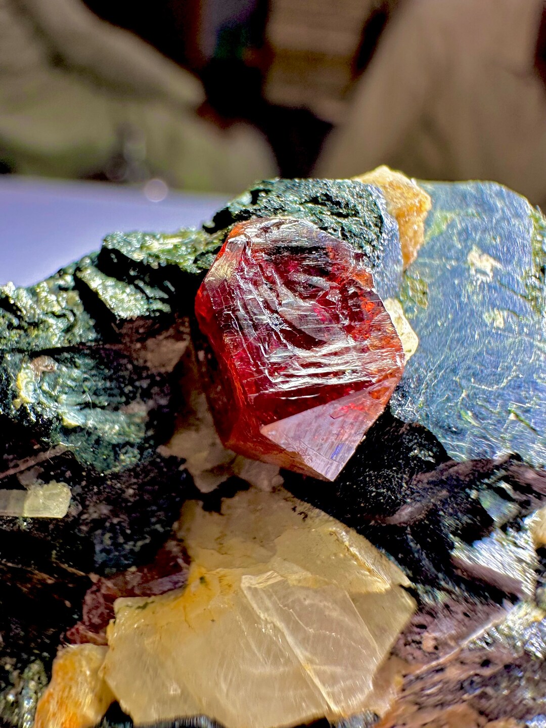 500 CTS Gorgeous Natural Red Color Terminated Zircon Crystal With Black ...