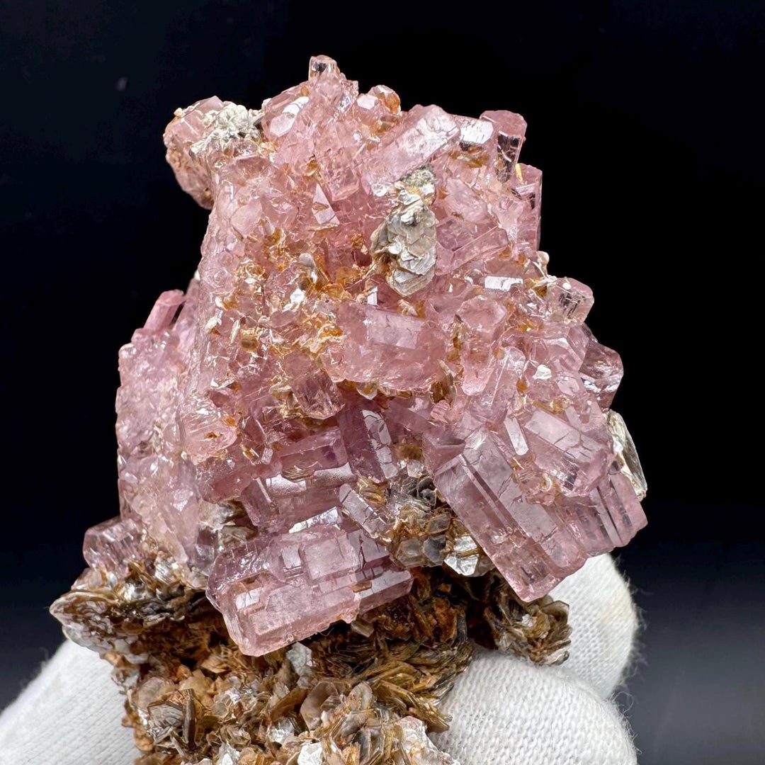 390 CTS Beautiful Pink Color Apetite Crystal in Muscovite Specimen From ...