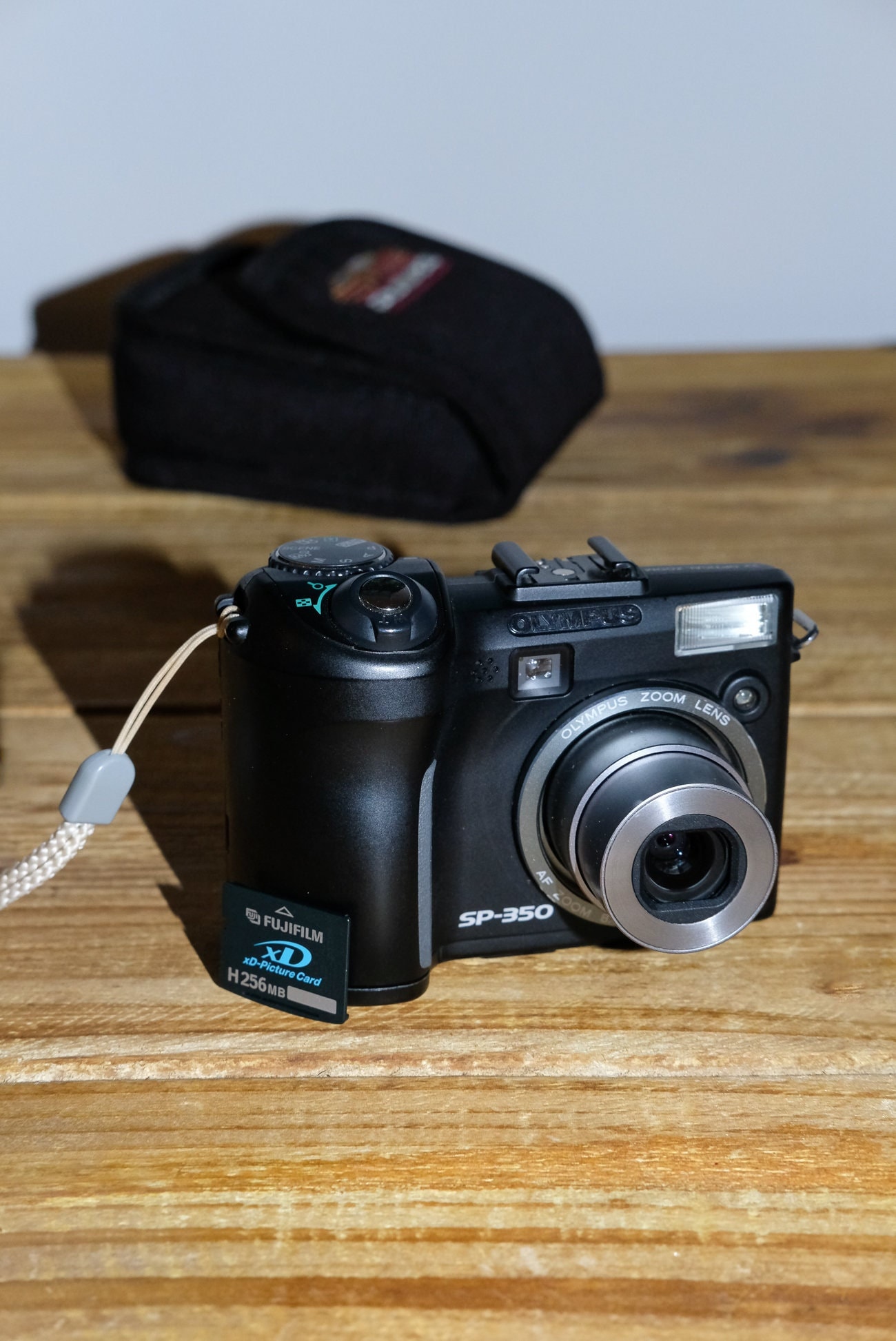 Olympus SP-350 8MP Retro Y2K Compact Digicam 2005 Vintage CCD Point and ...