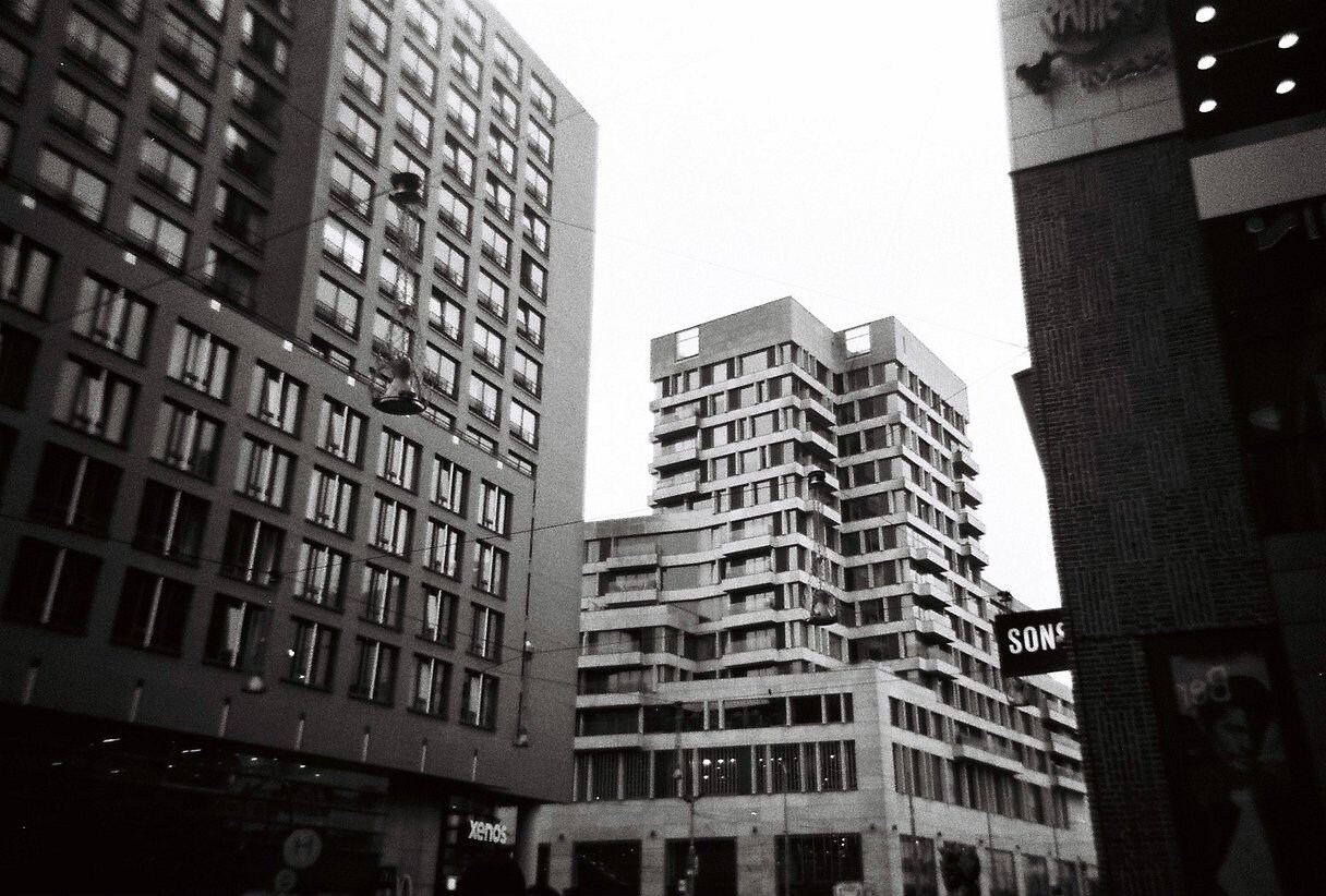 ILFORD Harman Reuseable | 35mm Film Camera | Includes 2x Kentmere Pan ...