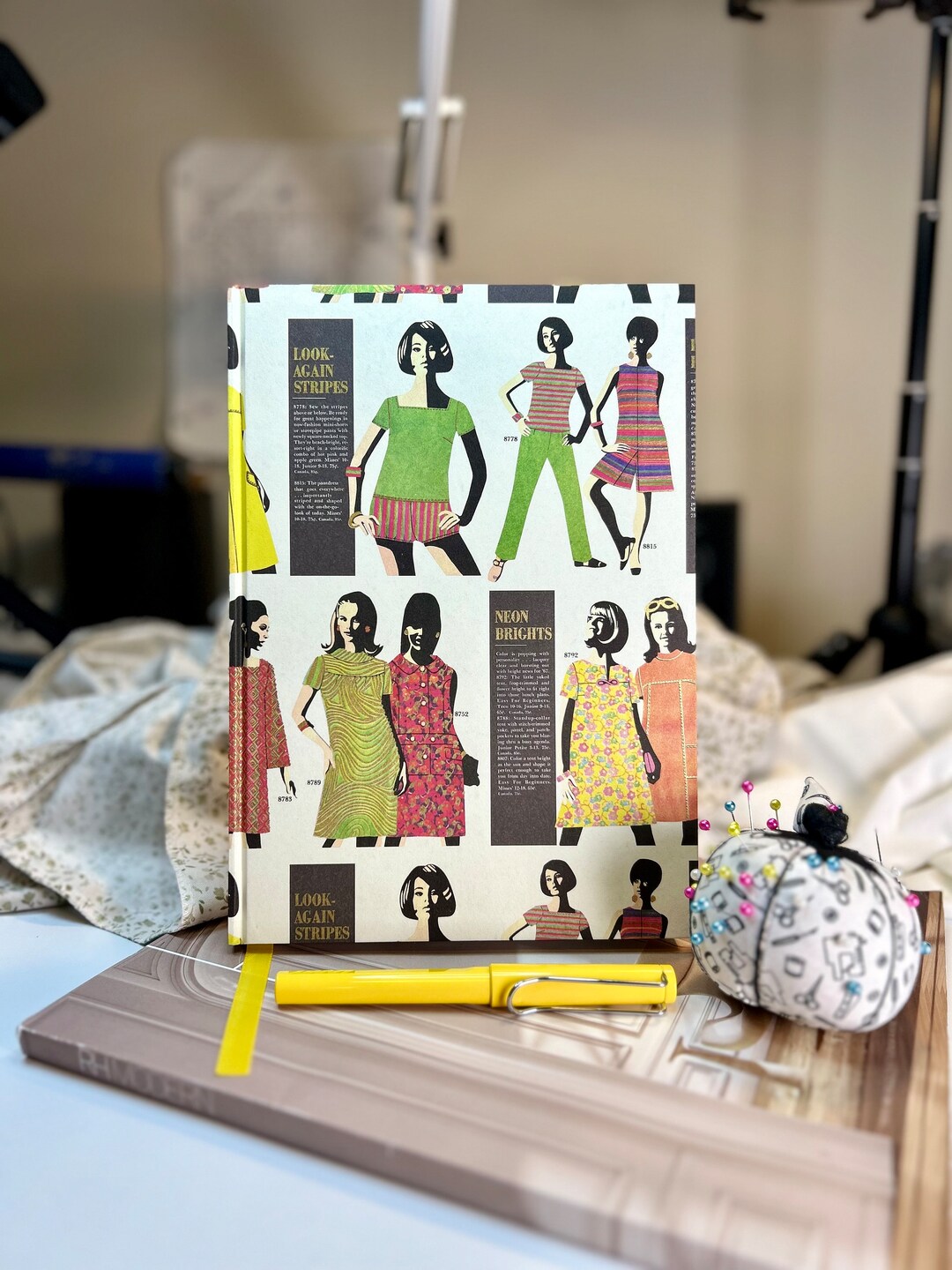 Retro Fashion. Italian Florentine Print. 240 Blank Pages. Handcrafted ...