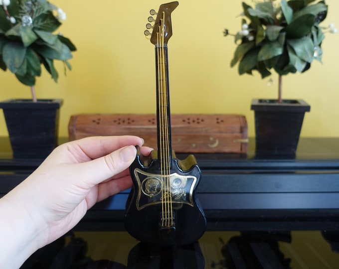 Elvis Presley Wind up Guitar / Love Me Tender - Etsy