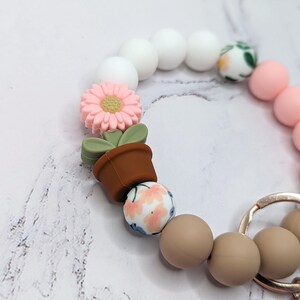 Light Pink Daisy With Flower Pot, Silicone Bead Wristlet Keychain ...