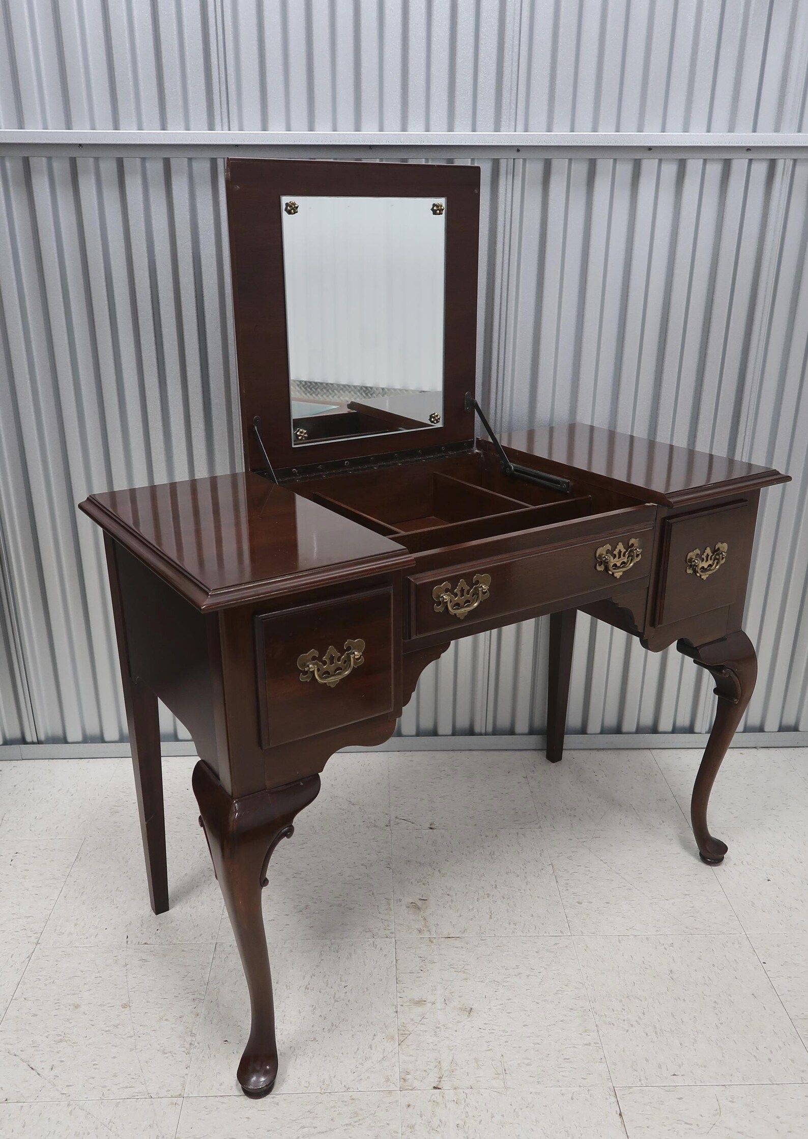 Ethan Allen Georgian Court Vanity Table Vintage Find - Etsy