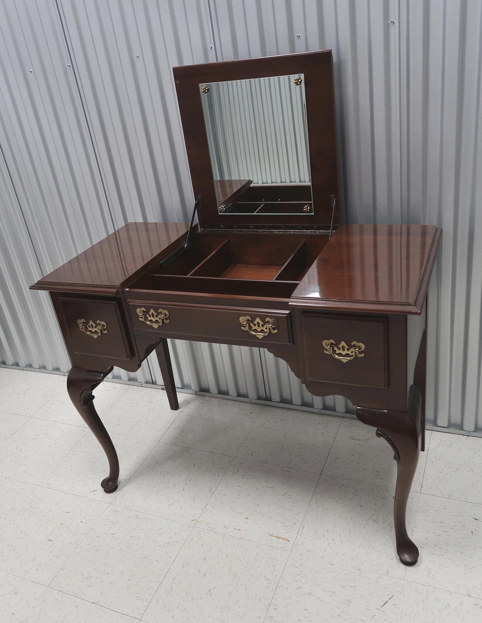 Ethan Allen Georgian Court Vanity Table Vintage Find - Etsy