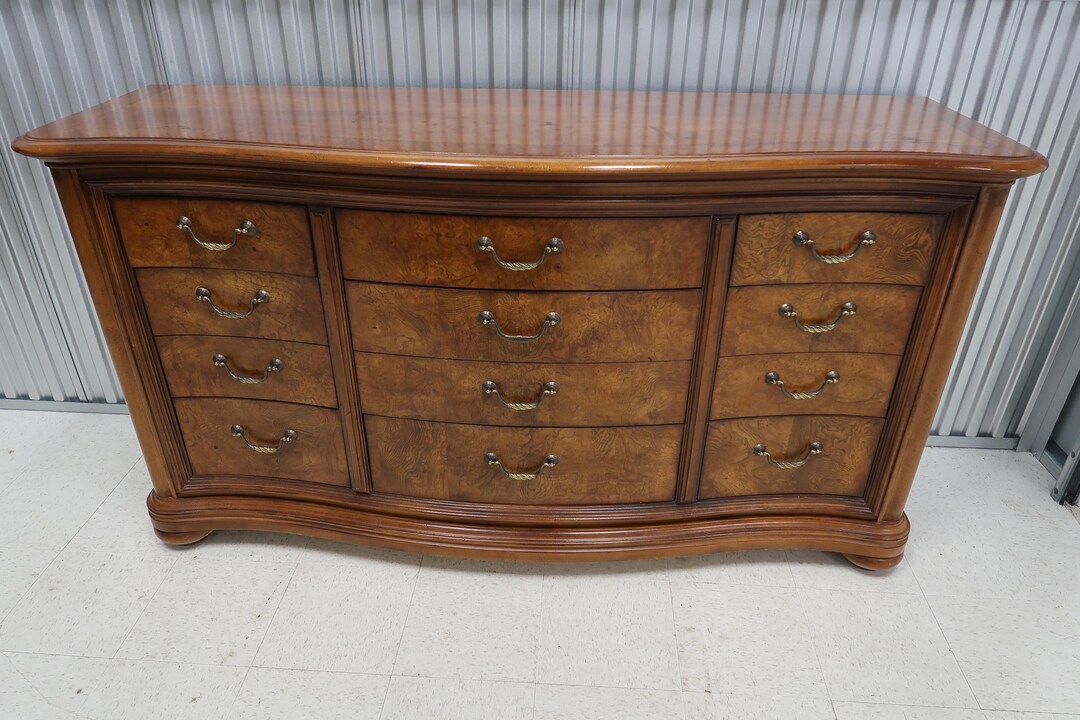 Thomasville British Gentry Burled Large 9 Drawer Dresser Vintage Find ...