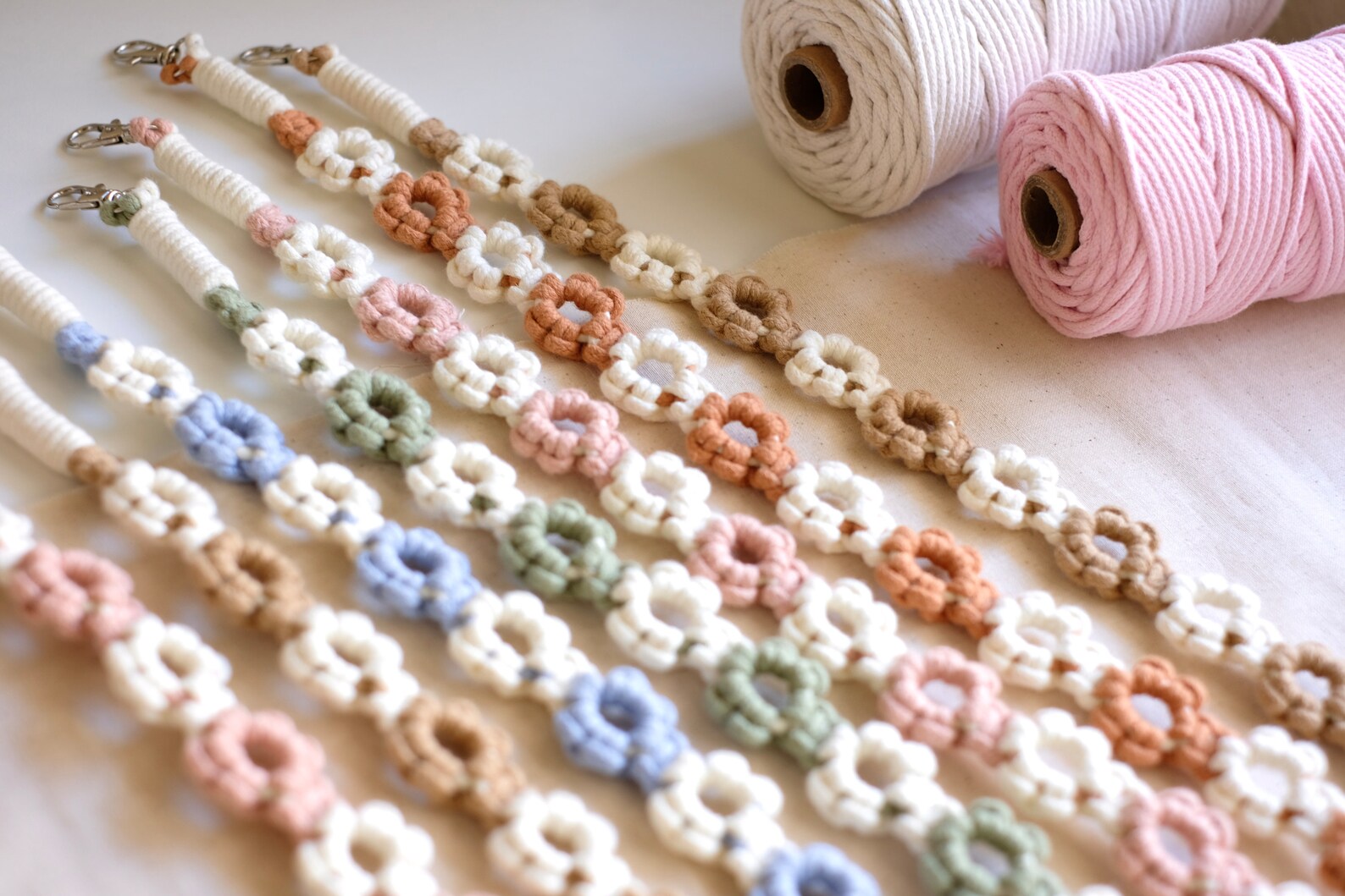 Adjustable Two Colors Flower Macrame Lanyard Handmade Phone Accessories ...