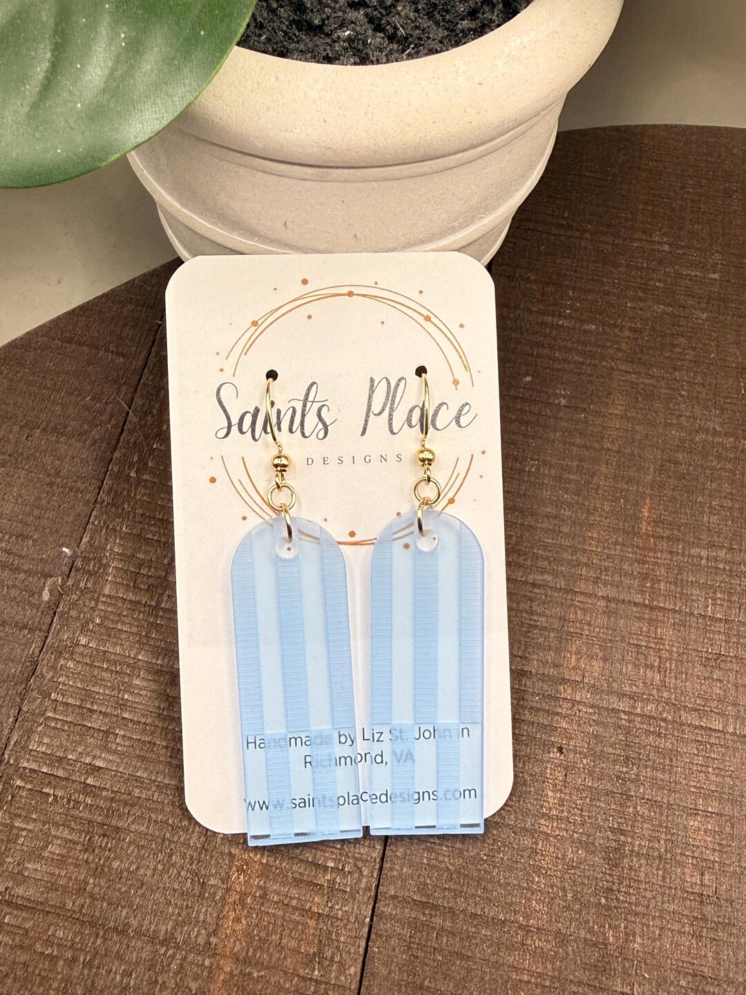 Geometric Transparent Blue Arches Engraved Alternating Line Earrings ...