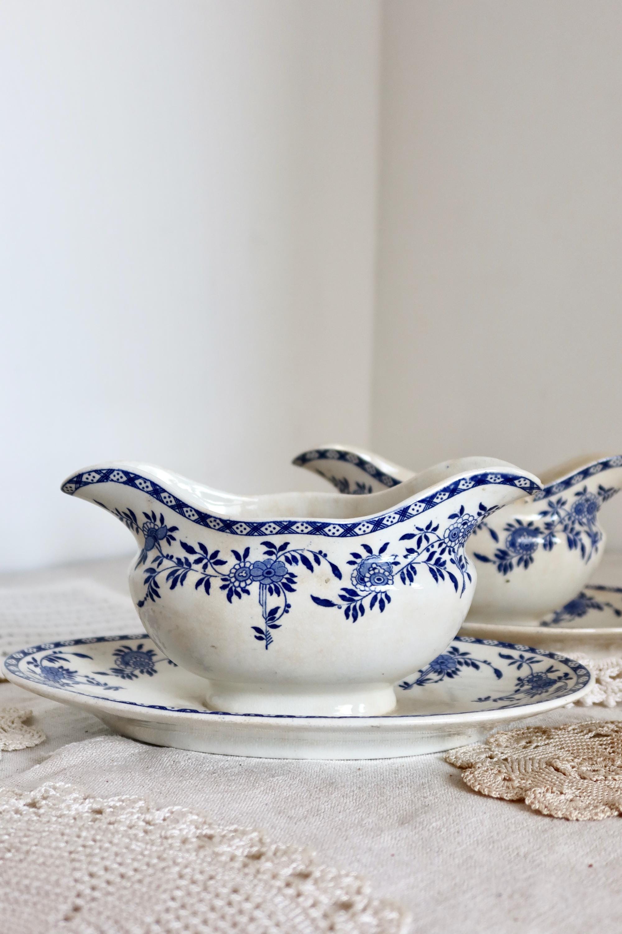 Service antique de vaisselle 33 pièces - Rare porcelaine de Dresde ...