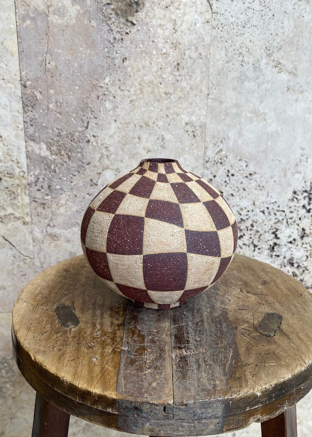 Round Checkered Ceramic Vase / Small Dark Red Ceramic Vase With Beige ...
