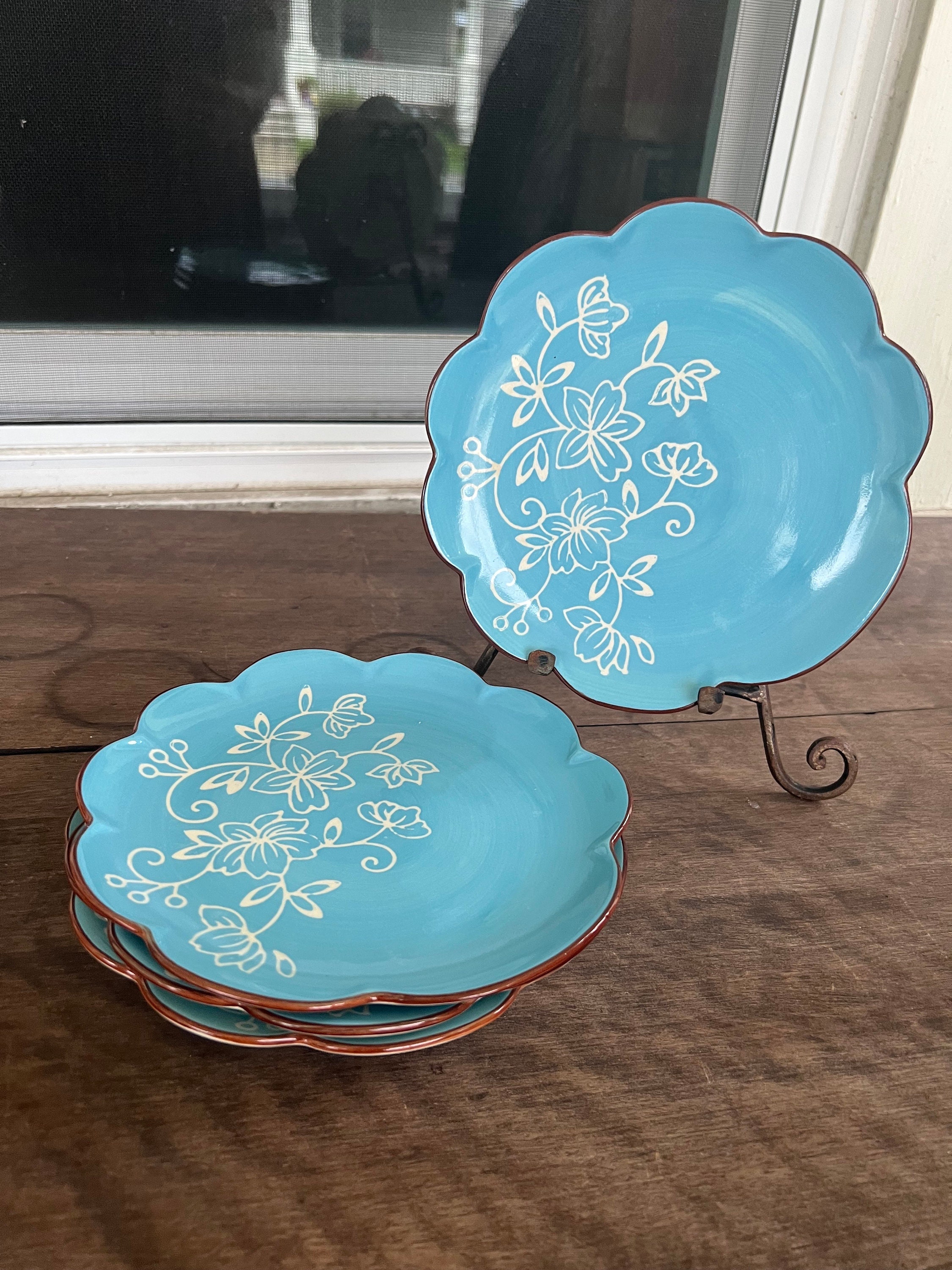 Set of 4 Temptations by Tara Plates Floral Lace Light Blue, White ...