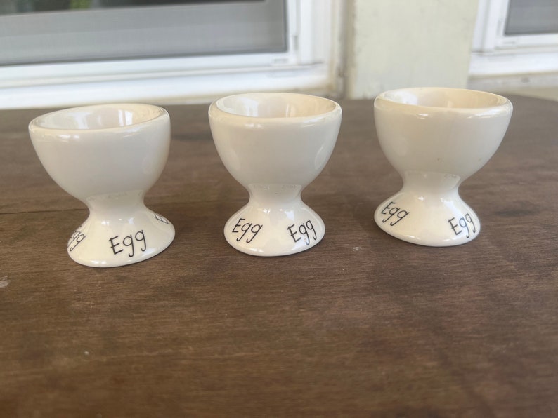 3 Vintage Egg Cups Chickens - Etsy