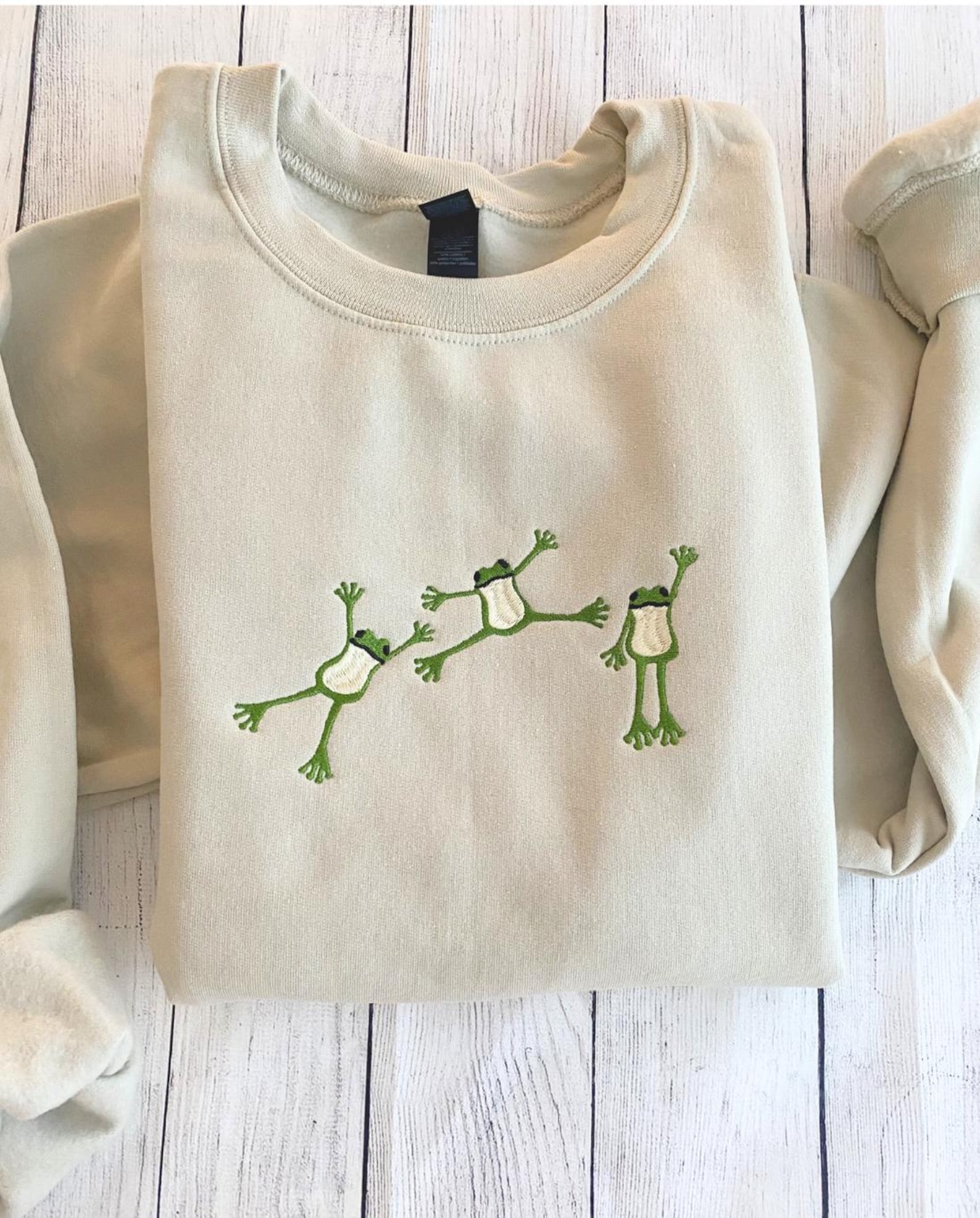 Frog Lover's Embroidered Sweatshirt - Etsy