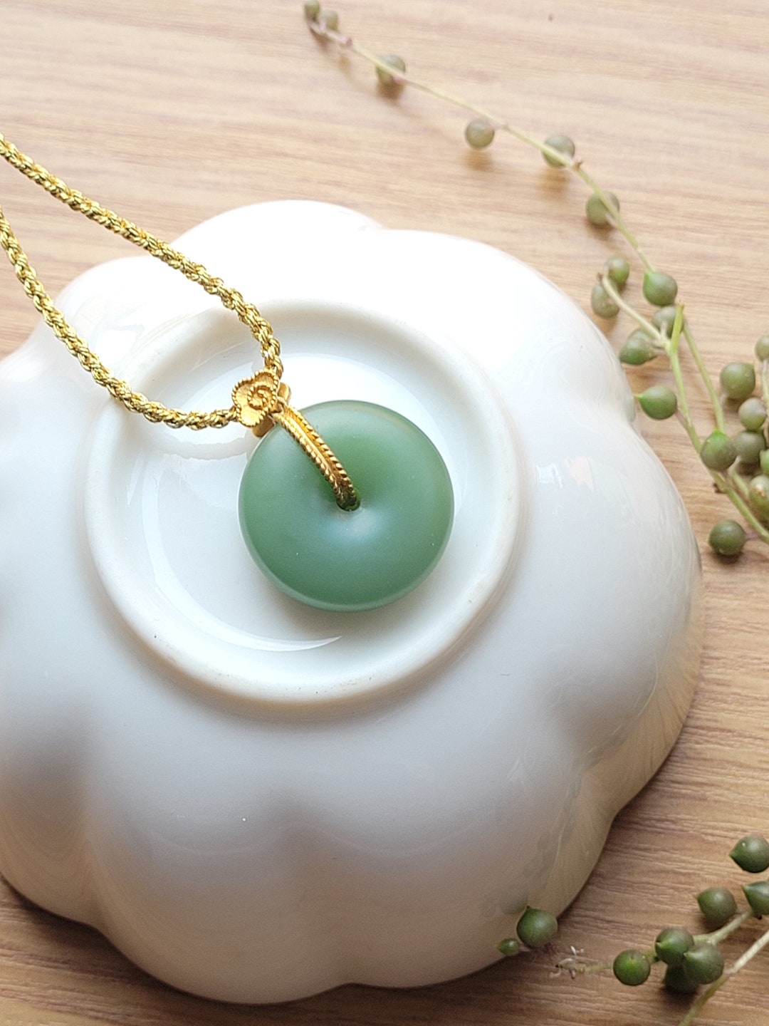 Rare Powder Green Hetian Jade Donut Peace Pendant Set in 18k Gold 稀缺精品粉绿平安扣吊坠18k镶嵌 - Etsy