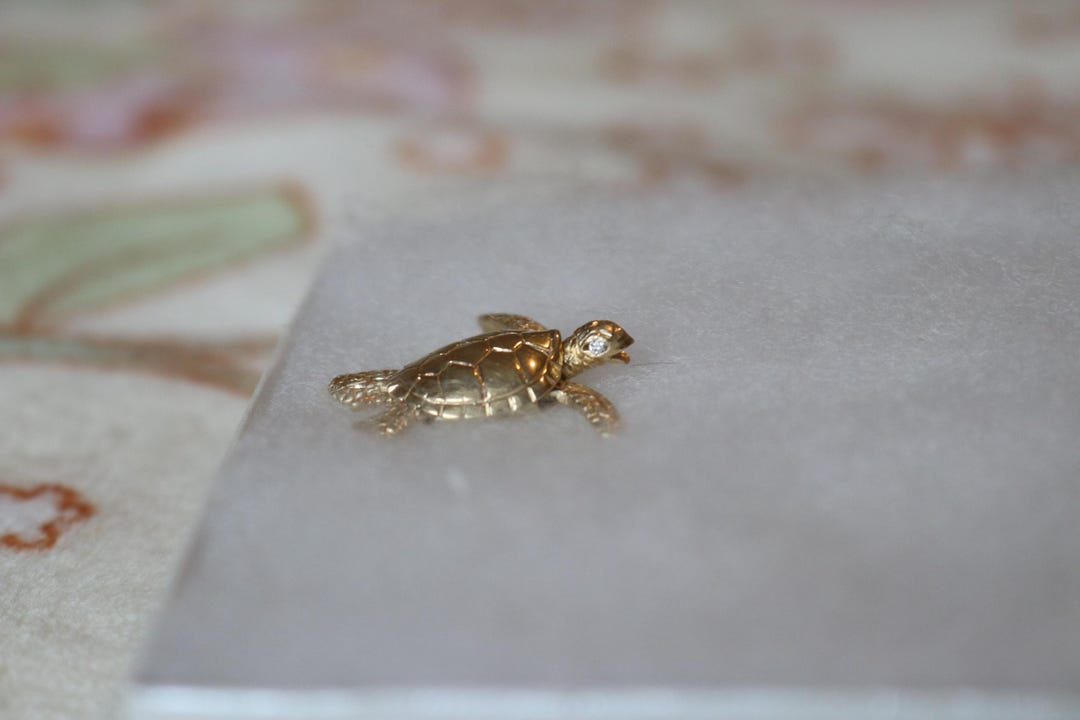14 Karat Yellow Gold Articulating Turtle Charm/pendant - Etsy