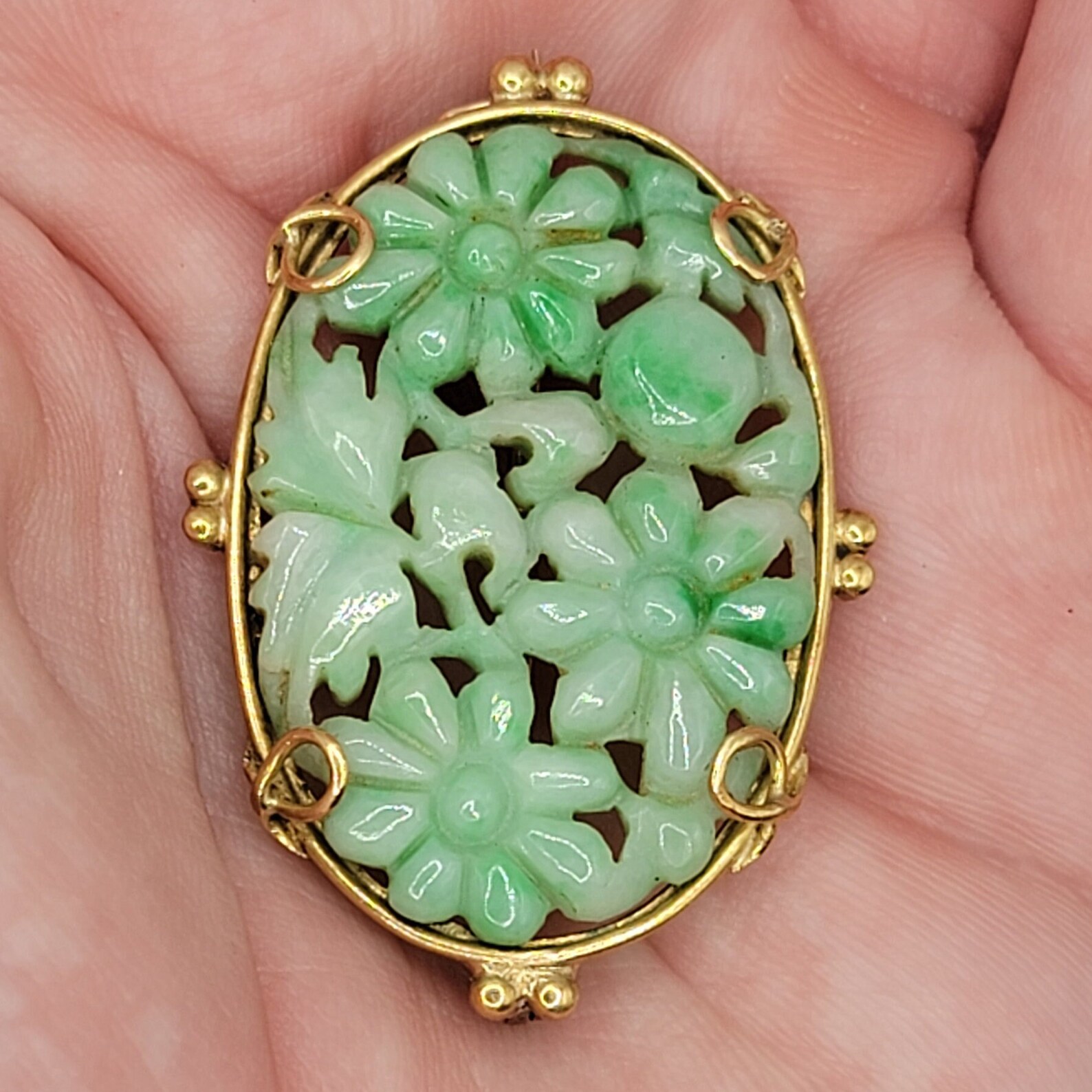 14 Karat Gold Flower Jade Brooch - Etsy