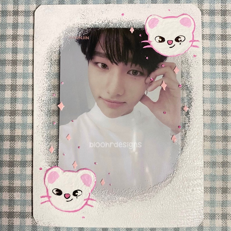 Hand Painted Custom Stray Kids SKZOO Style Toploader - Etsy