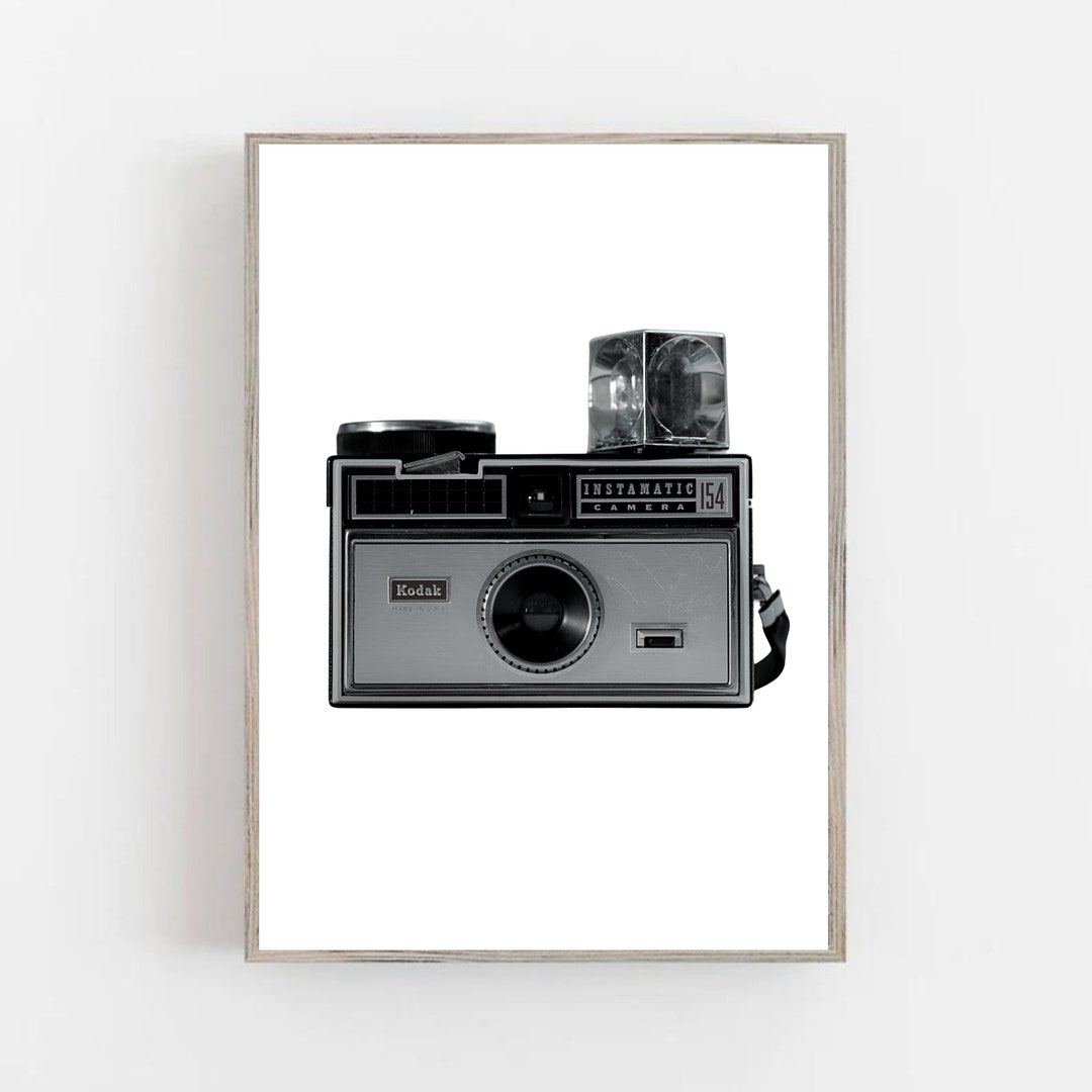 Retro Camera Art Trendy Black and White Wall Art Retro Kodak Camera ...