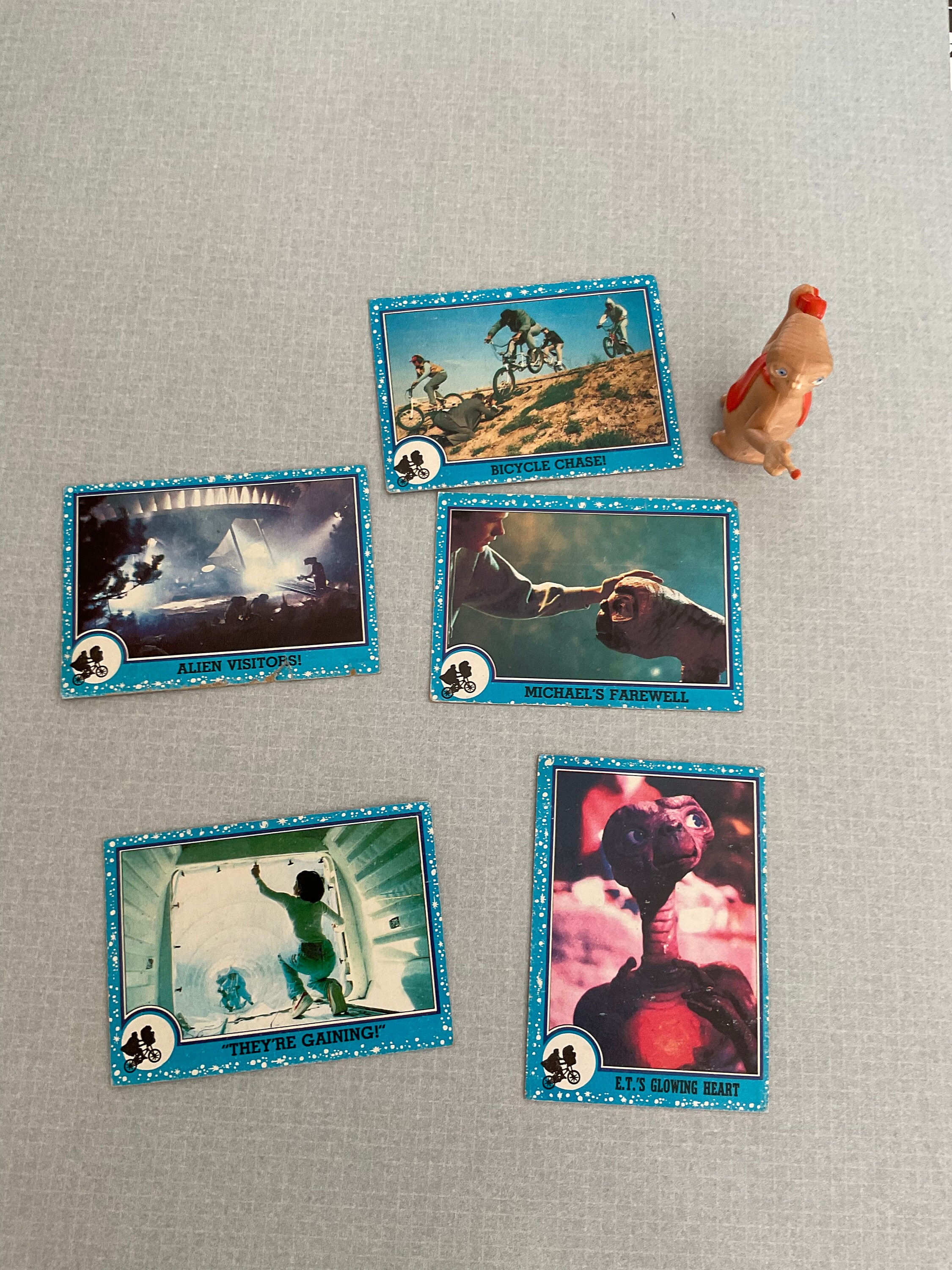 An E.T. Little Bundle E.T. Figurine Plus E.T. 5 Trading Cards - Etsy