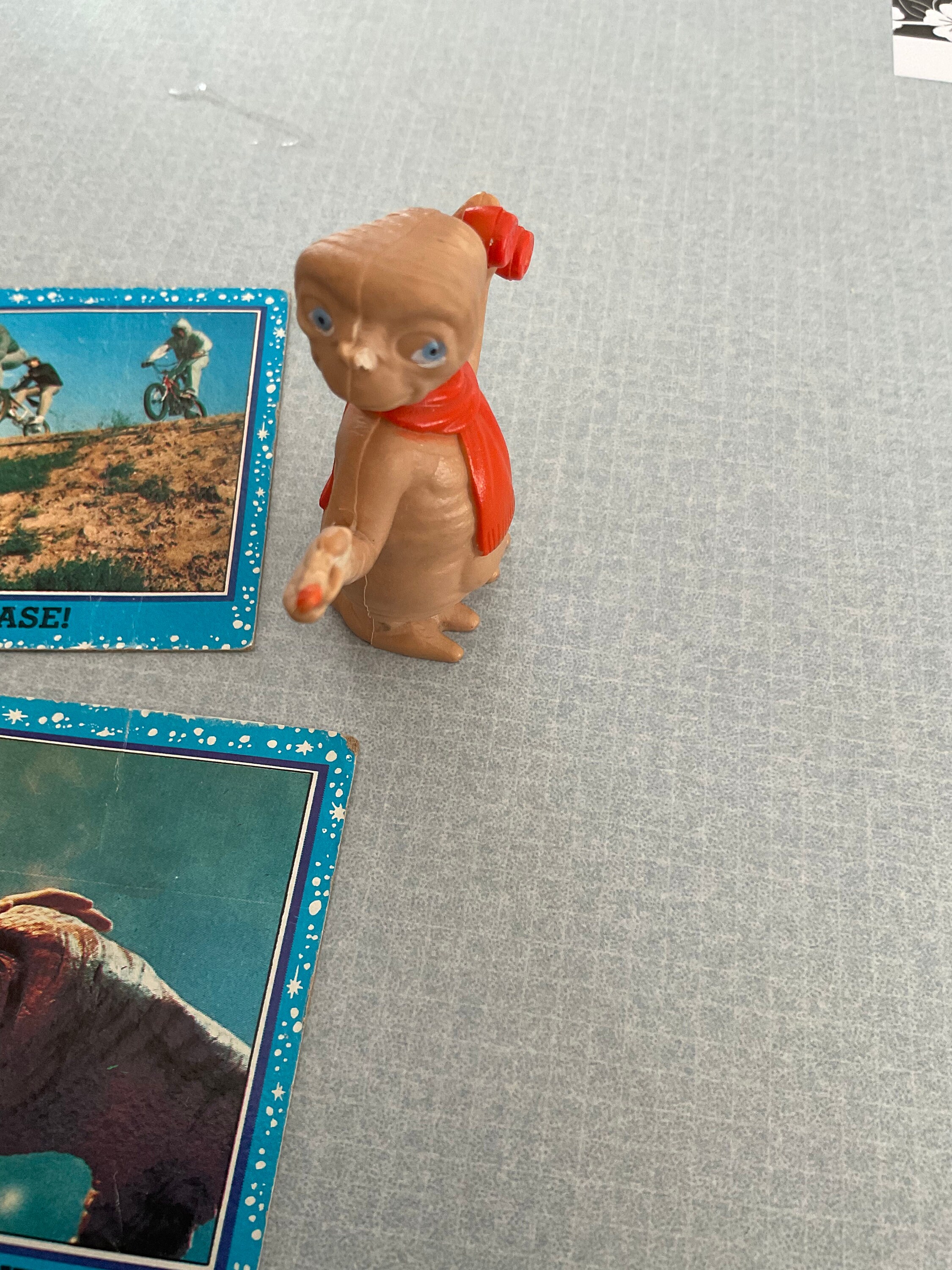 An E.T. Little Bundle - E.T. Figurine Plus E.T. 5 Trading Cards - Etsy