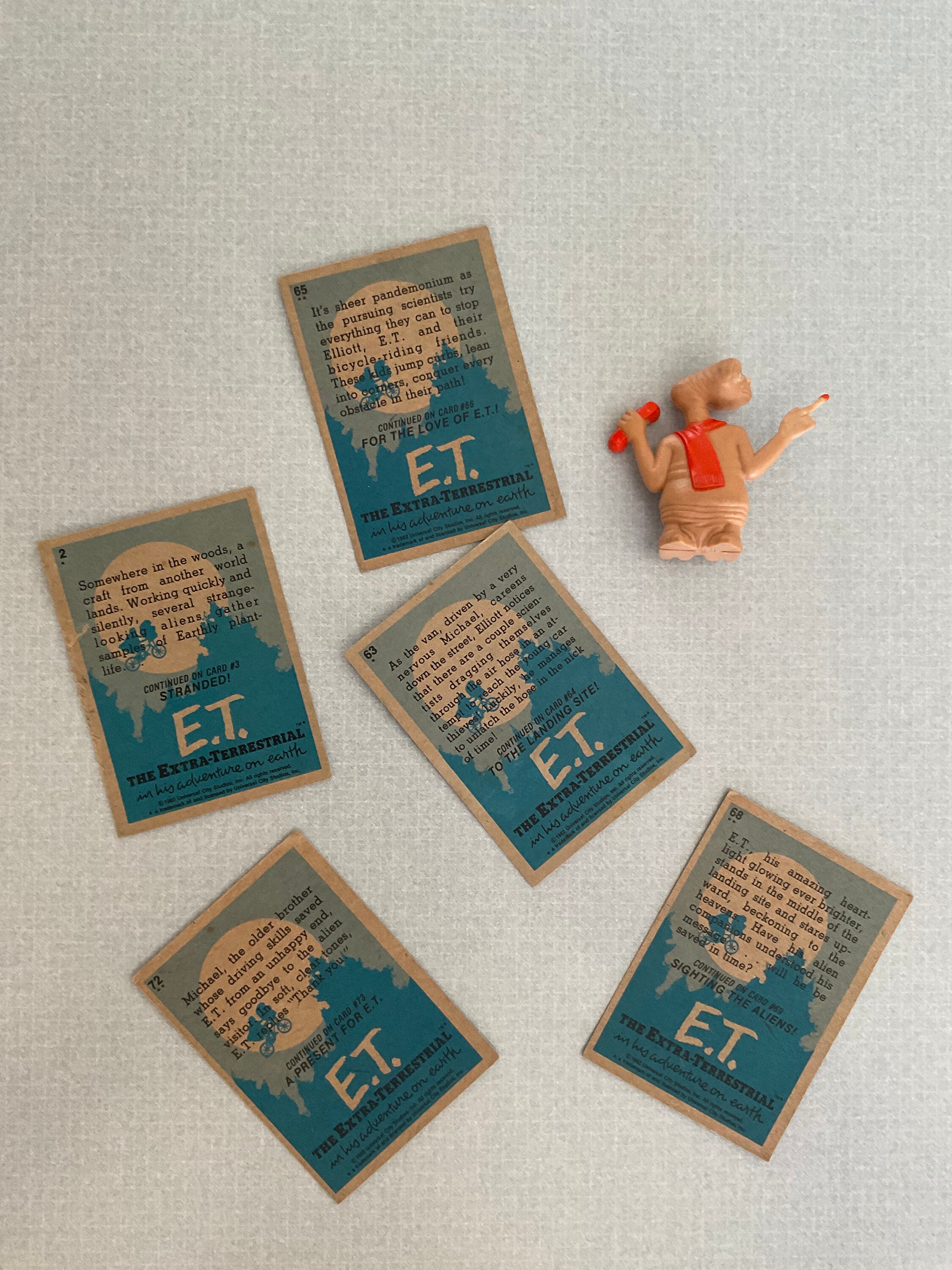 An E.T. Little Bundle E.T. Figurine Plus E.T. 5 Trading Cards - Etsy