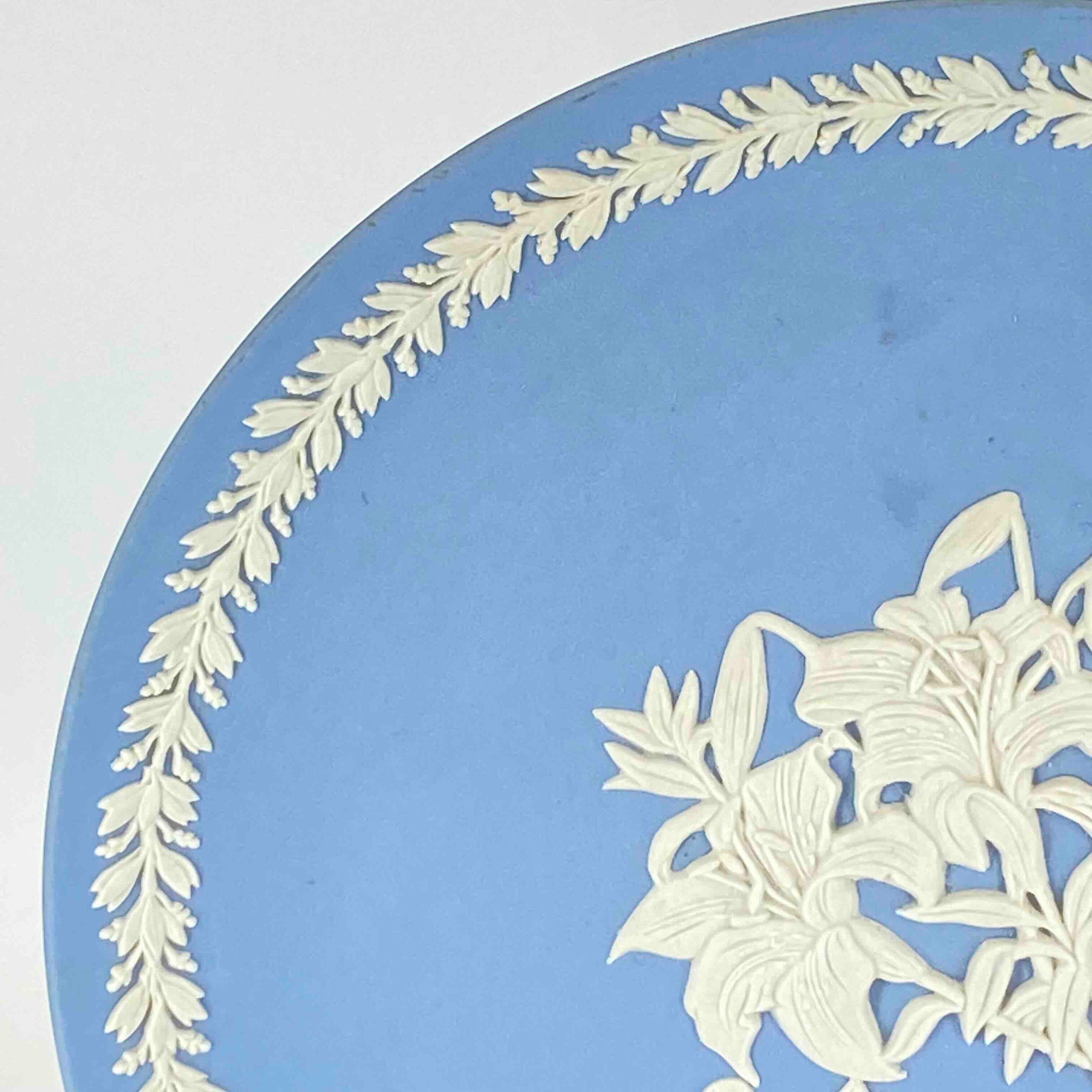 Wedgwood Jasper Blue Plate Mother 1988 Daylilies Signed and Dated and Stamped Made in England - Etsy