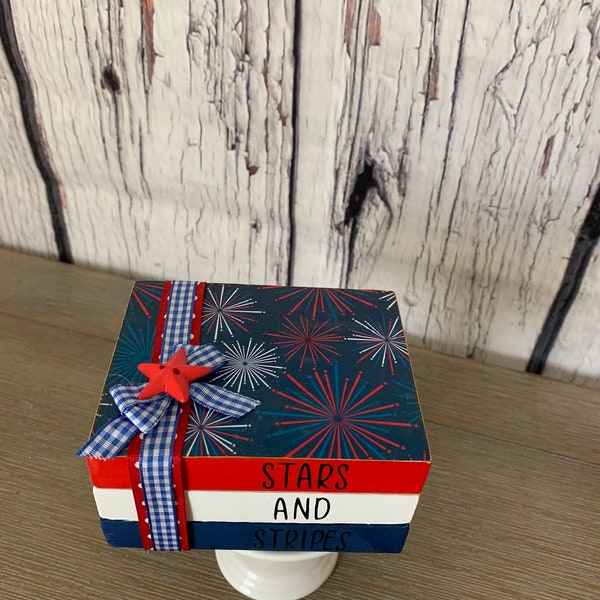 Patriotic Book Stack - Etsy