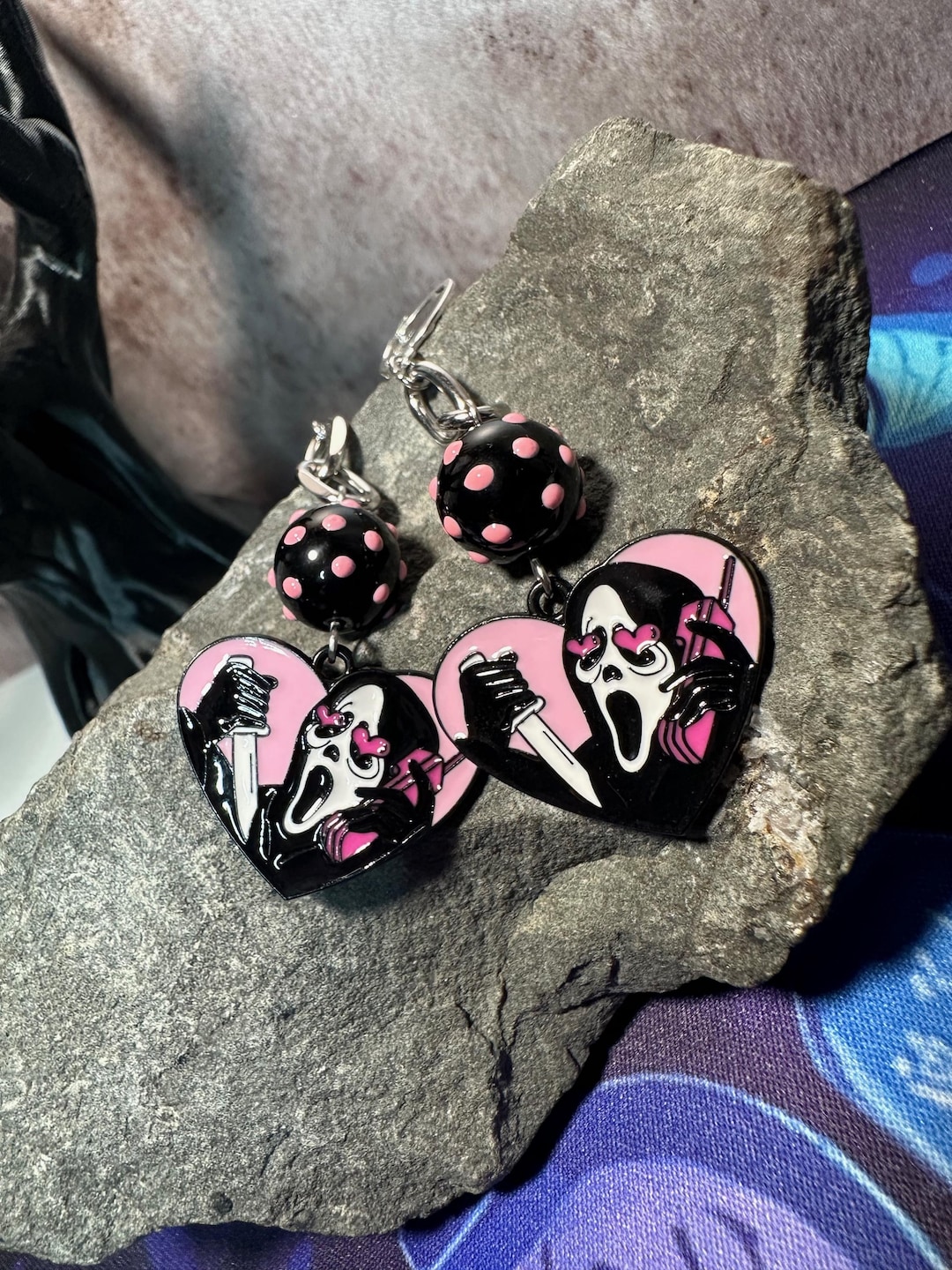 Killer-cute – Ghost Face Pinky Heart Chain Earrings | Pastel Goth ...