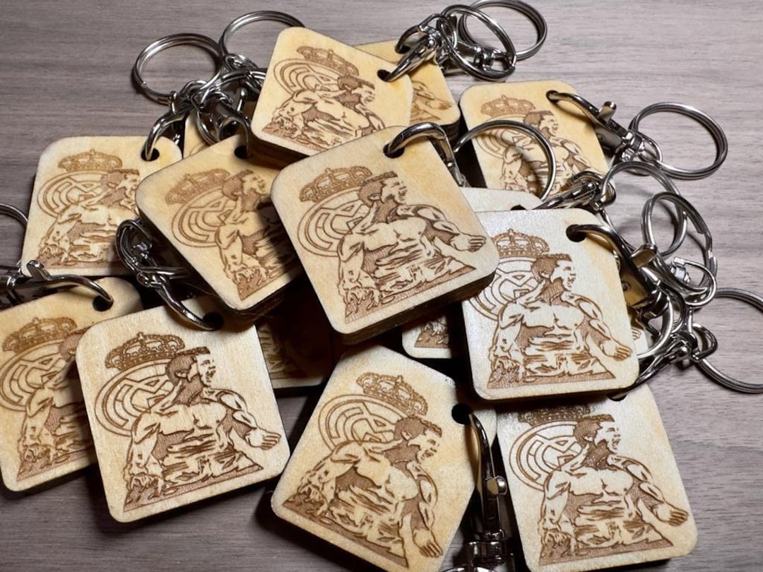 CRISTIANO RONALDO Engraved Wooden Keyring Keychain, Perfect Gift for ...