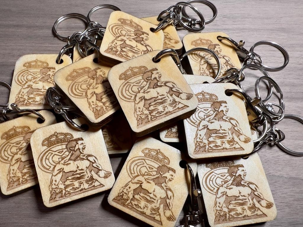 CRISTIANO RONALDO Engraved Wooden Keyring Keychain, Perfect Gift for ...