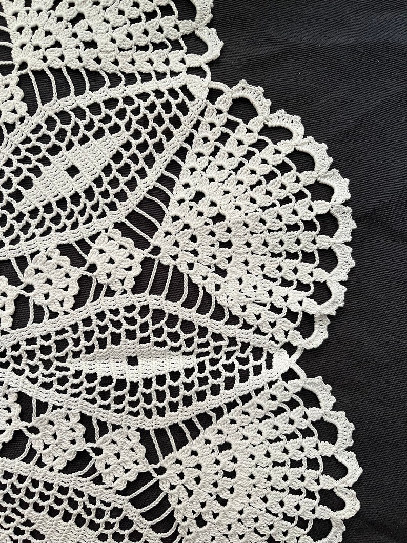 White Vintage Doily Table Centerpiece Flower Motif Handmade - Etsy