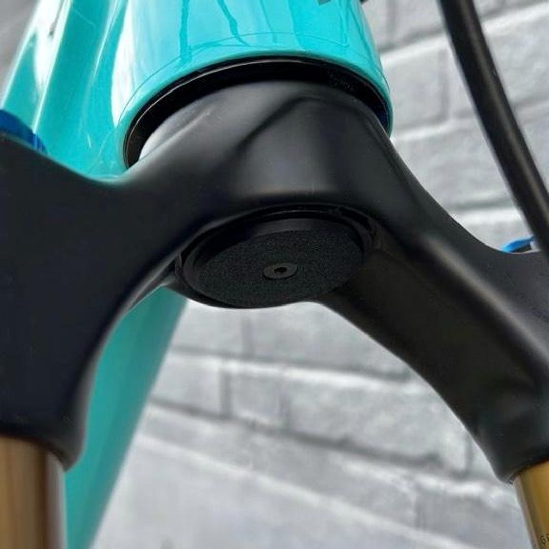 MTB AirTag Mount for the Fork - Bicycle AirTag Mount - Etsy UK