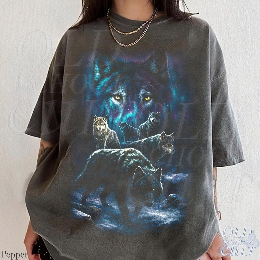 Vintage Wolf Pack Classic 90s Graphic T-shirt, Retro Wolves Night Tee ...