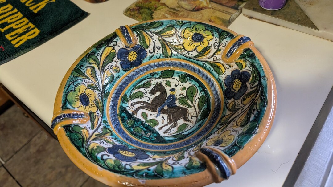 Vintage Gran Fuente De Talavera, a Type of Spanish Majolica Style ...