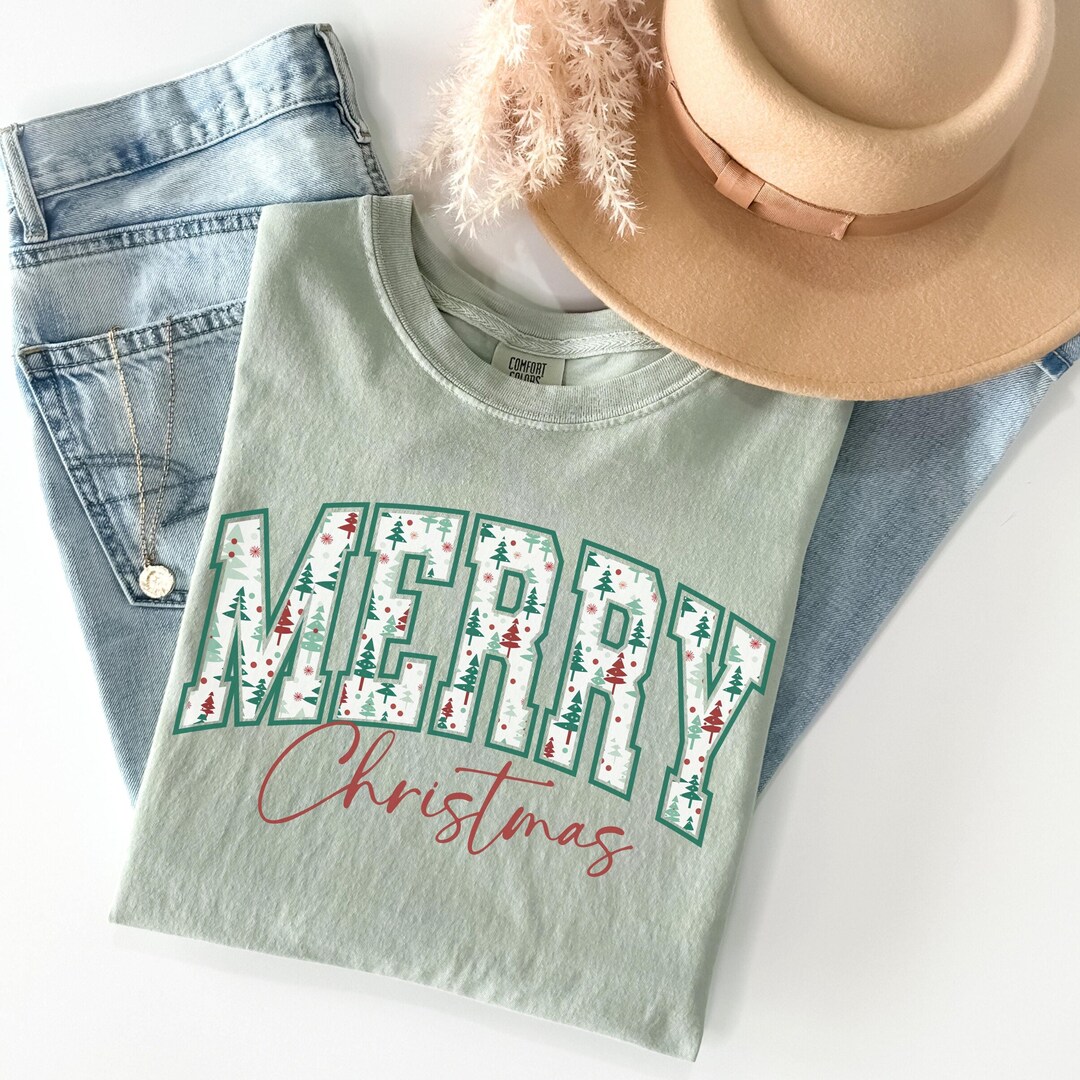 Comfort Colors® Merry Christmas Shirt, Retro Women's Holiday Tee ...