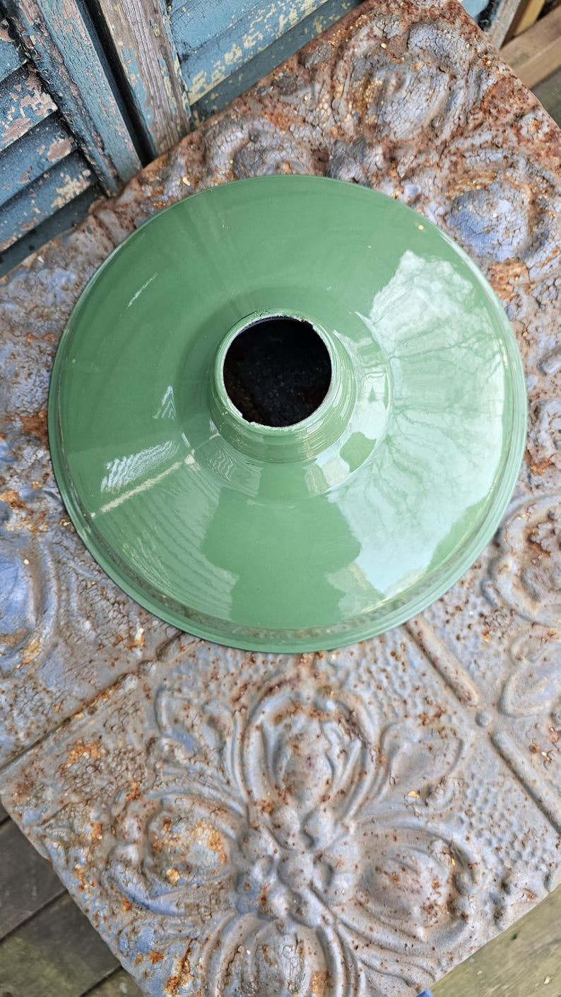 Vintage Green Enamel Industrial Shade Farmhouse Workshop Lighting ...