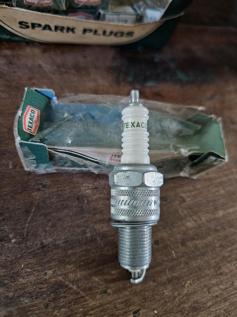 Texaco Spark Plugs Vintage Gas Station Decor Car Restoration Man Cave ...
