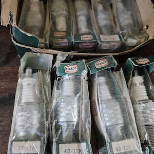 Texaco Spark Plugs Vintage Gas Station Decor Car Restoration Man Cave ...