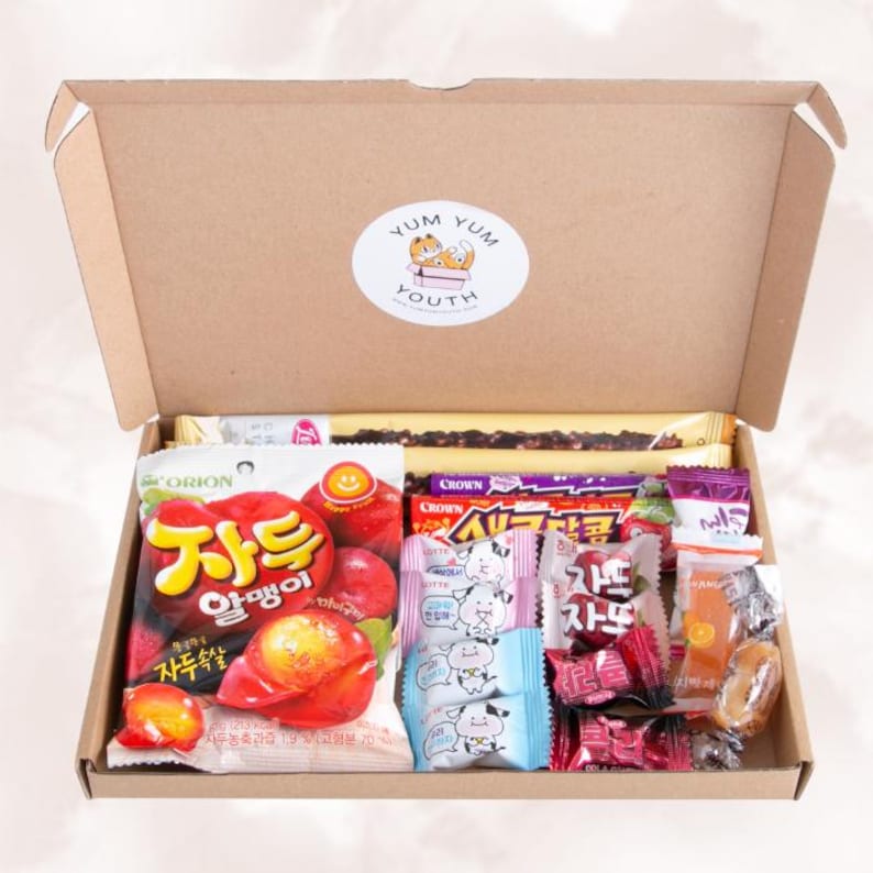 Korean Sweets & Snacks Taster Box: Asian Food Gift Hamper - Etsy UK