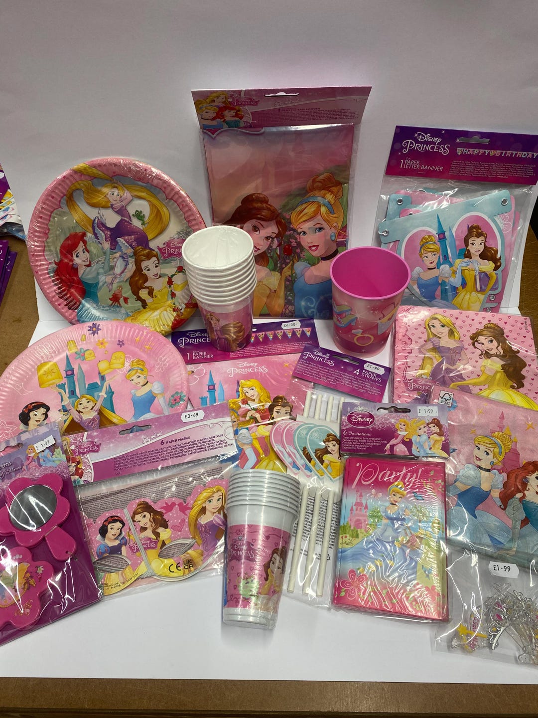 Disney Princess. Disney Princess Partywear. Disney Princess Tablewear ...