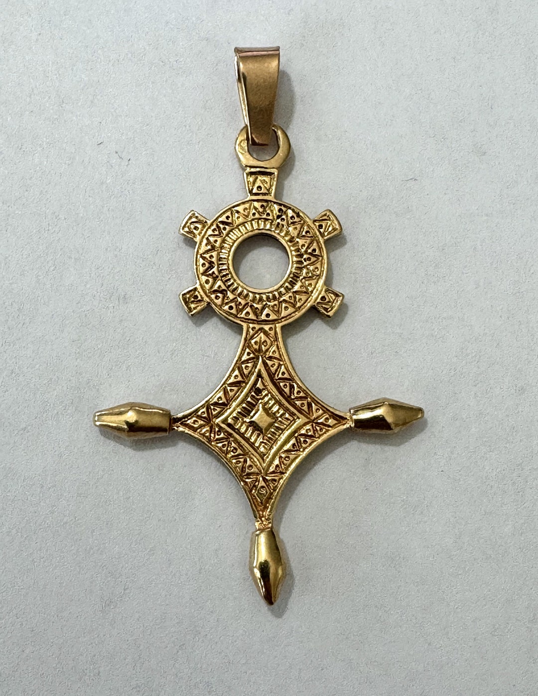 Original pendentif or massif 18 carats Croix du sud ou croix d Agadez ...