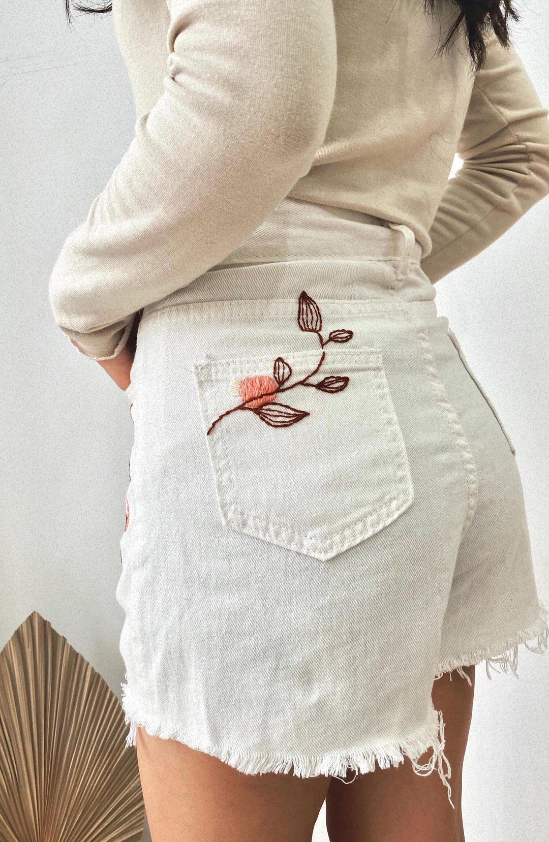 80s White Denim Shorts/ Nature Leaf Embroidered Denim Shorts/ High ...