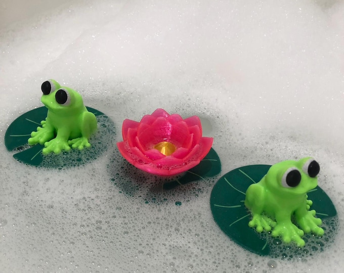 Vintage Toy Frogs Pair of Squeezy Rubber Frog Toys Bath Time Frogs ...
