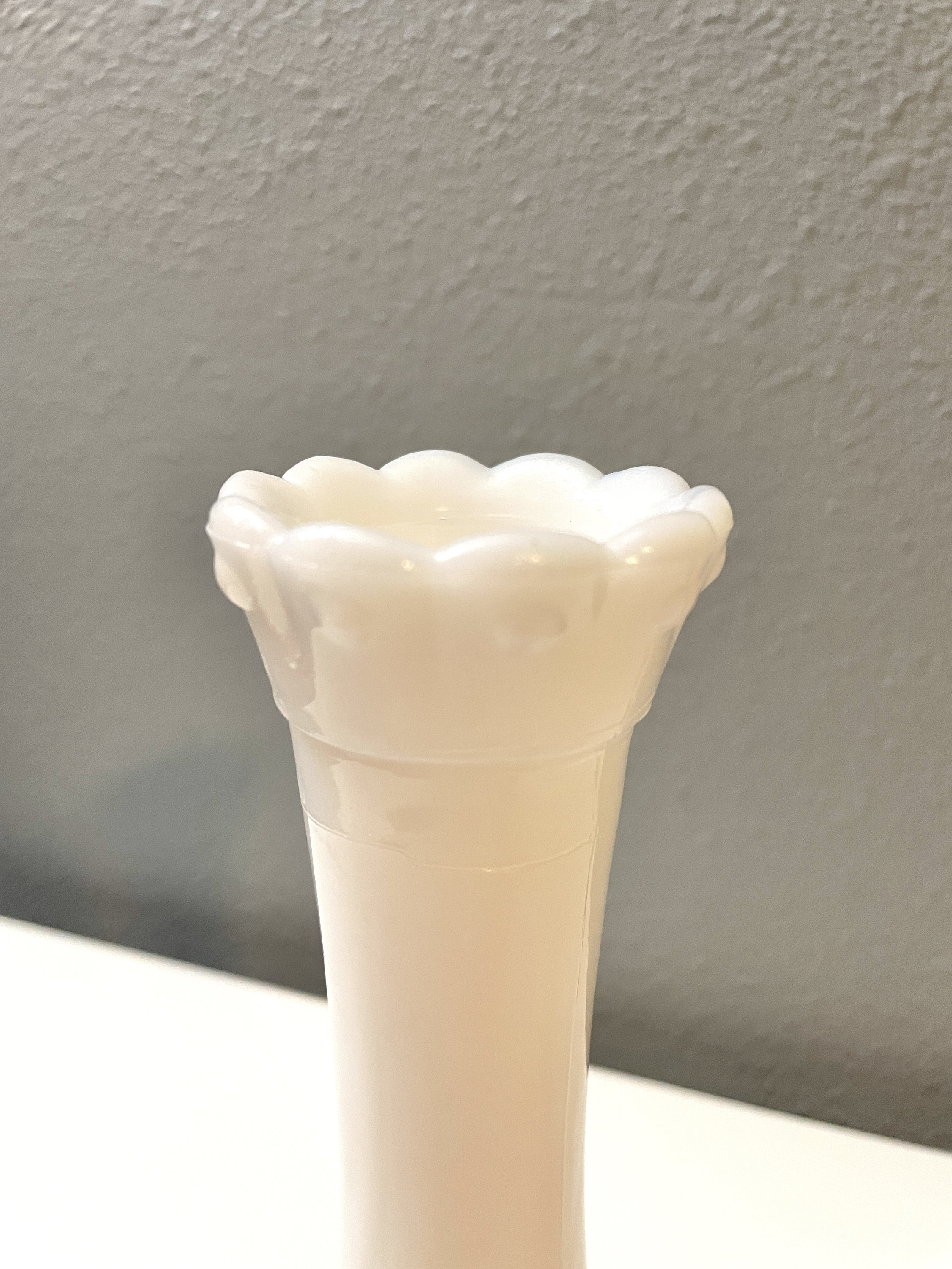 White Milk Glass Red Roses Bud Vase (both Sides)- Mid-century - Etsy