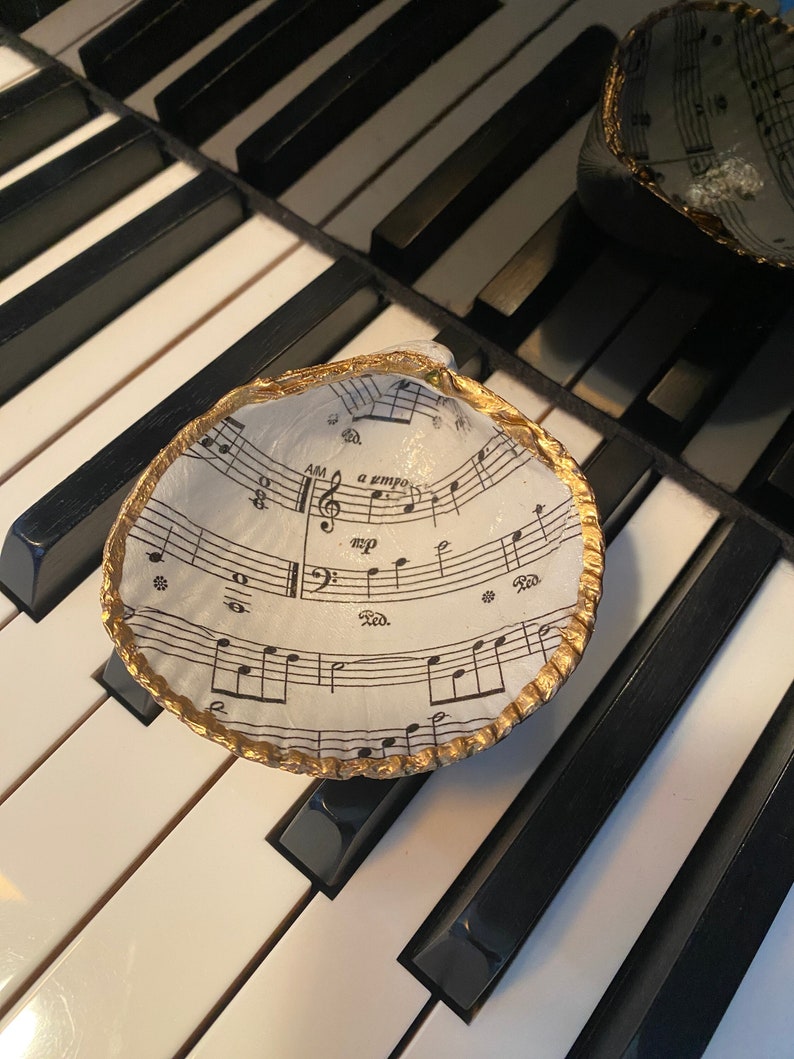 Music Musical Score on Clam Shell Trinket Dish Jewelry - Etsy