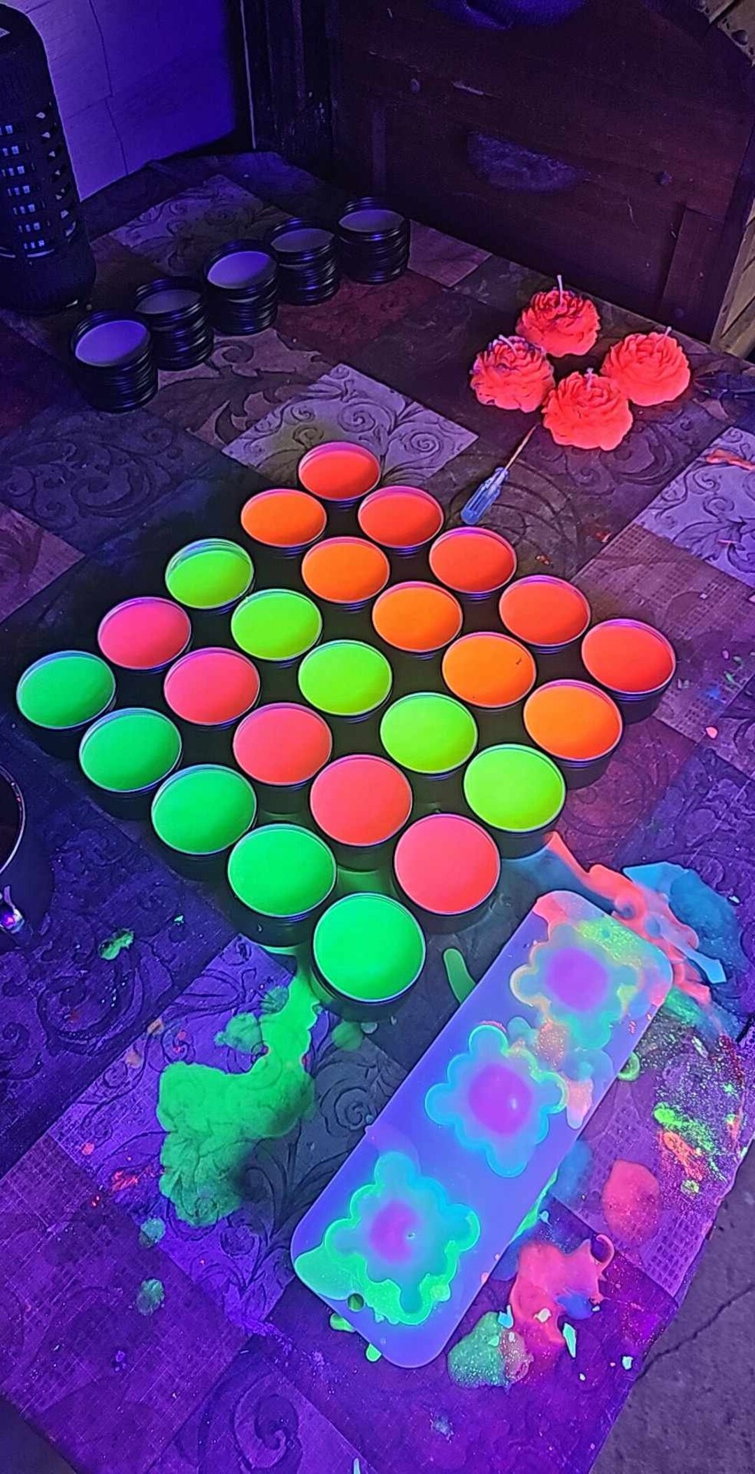 Flameless Low Temp Wax Play Tins. 4 Oz Uv Reactive Wax Used in Any ...