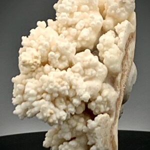Monkey Hand Carved by Master Carver Raw Stalactite Quartz Clusters 1.27 ...