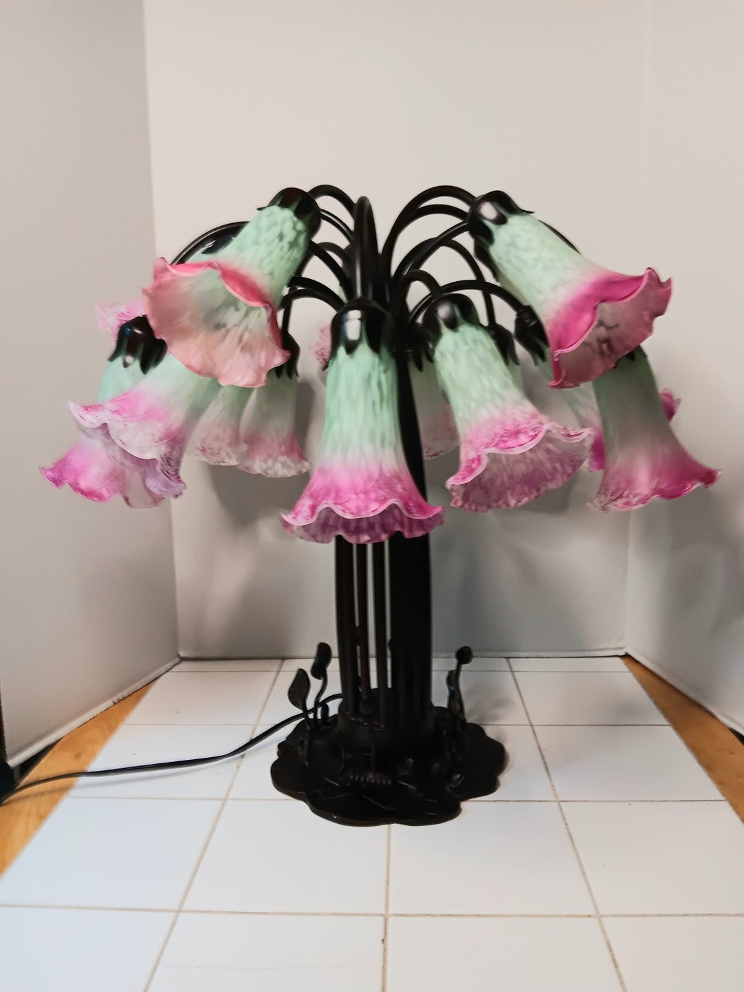 Meyda Tiffany Lily Pad Lamp 15 Light Lamp Bronze And Glass Green And Pink Read Etsy